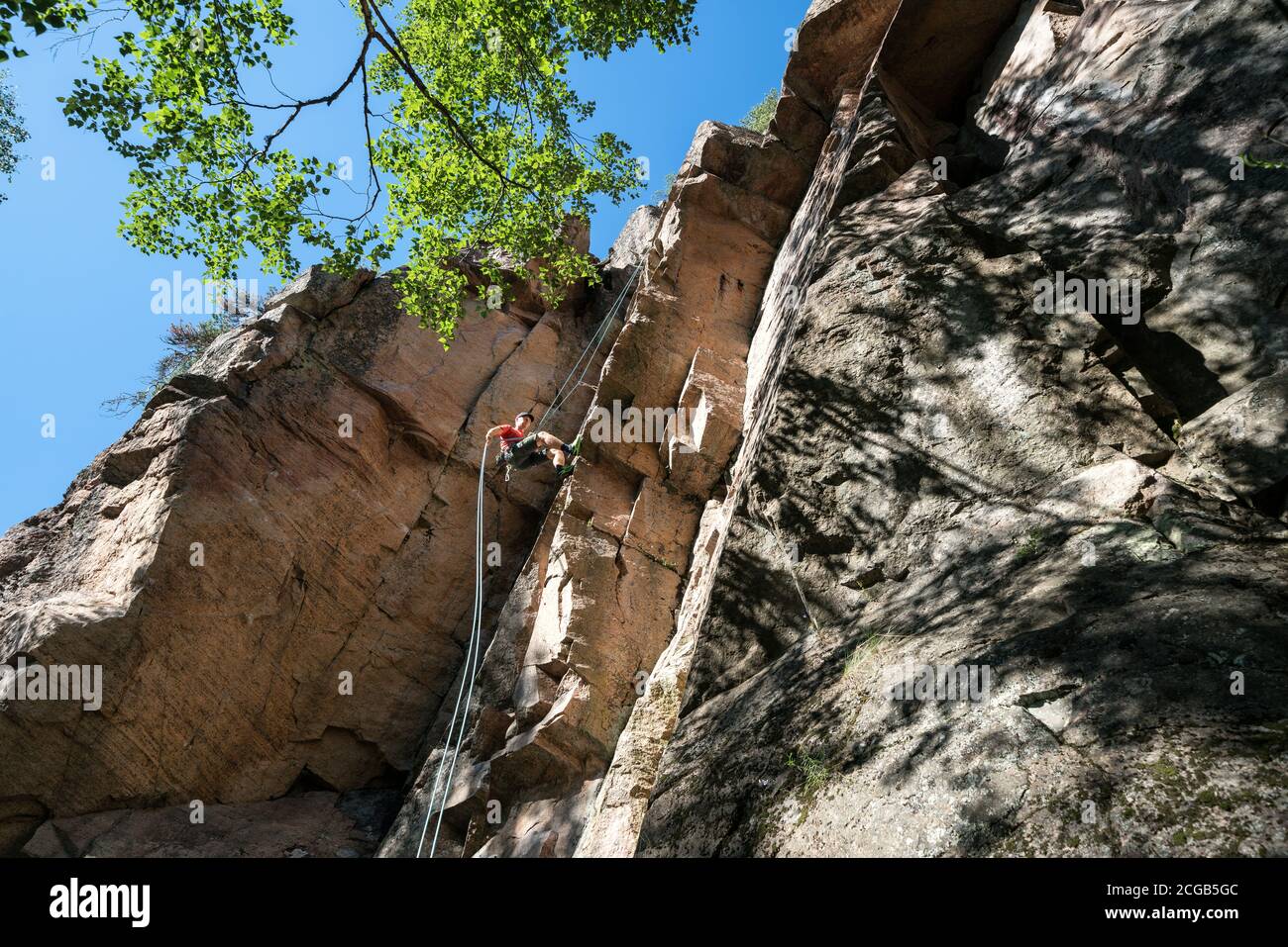 Rope descend hi-res stock photography and images - Alamy
