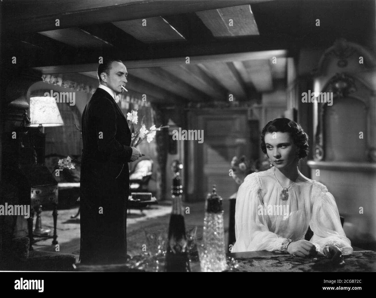 CONRAD VEIDT and VIVIEN LEIGH in DARK JOURNEY 1937 director VICTOR ...
