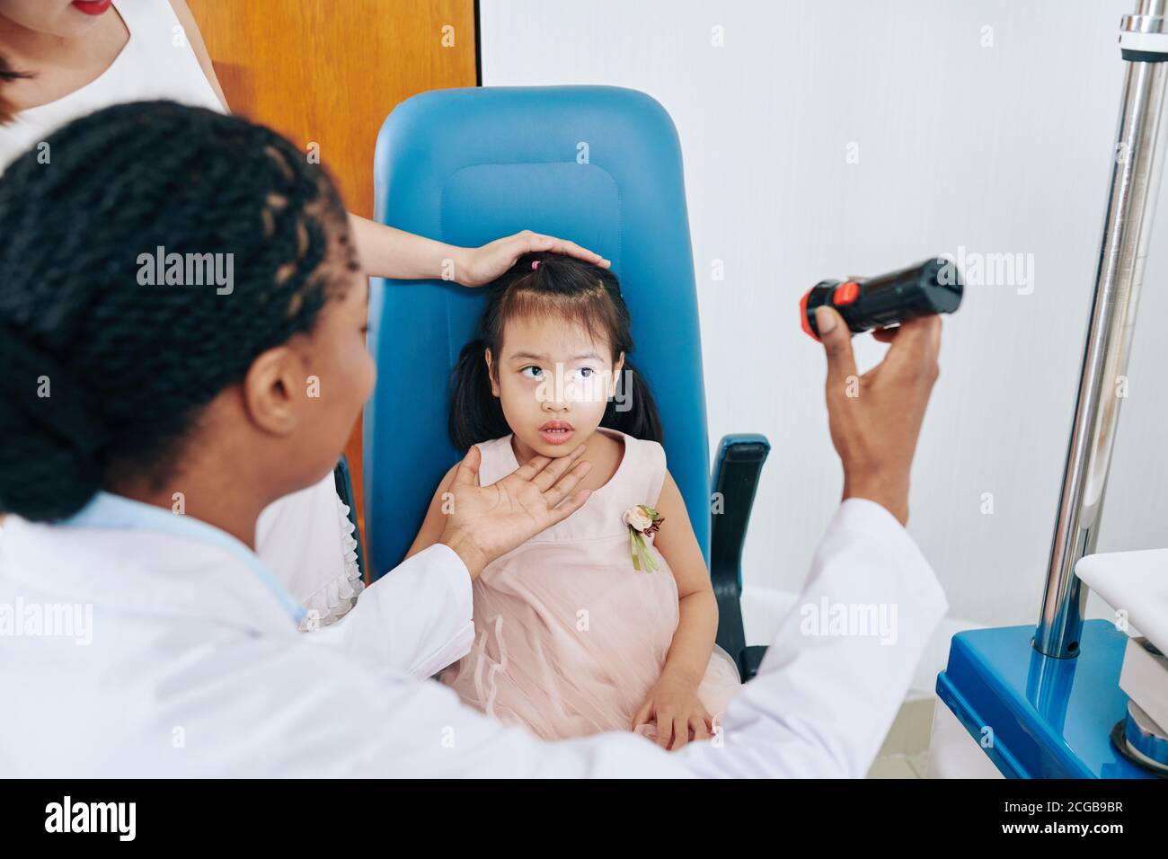 Doctor girls women hi-res stock photography and images - Alamy