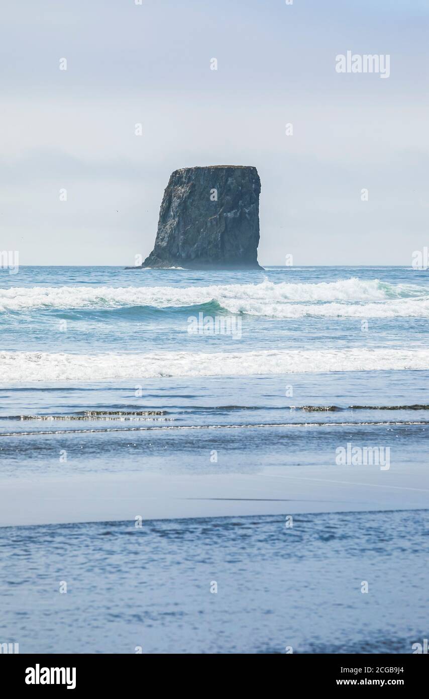Sea stack rocks offshore at 2nd Beach in the Olympic National Park ...