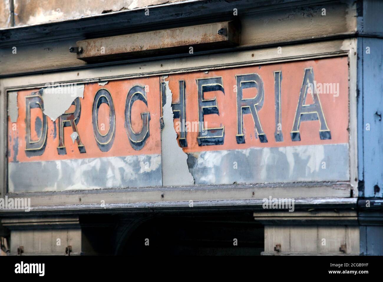 Out business logo hi-res stock photography and images - Alamy