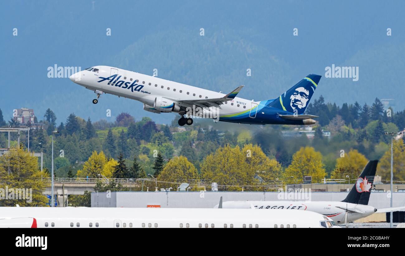 Air alaska embraer hi-res stock photography and images - Alamy
