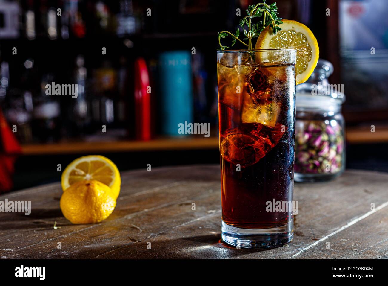 Lemonade stands hi-res stock photography and images - Alamy