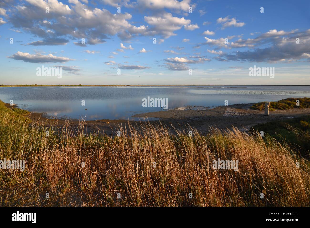 Dusk sea landscape landscape lake hi-res stock photography and images ...