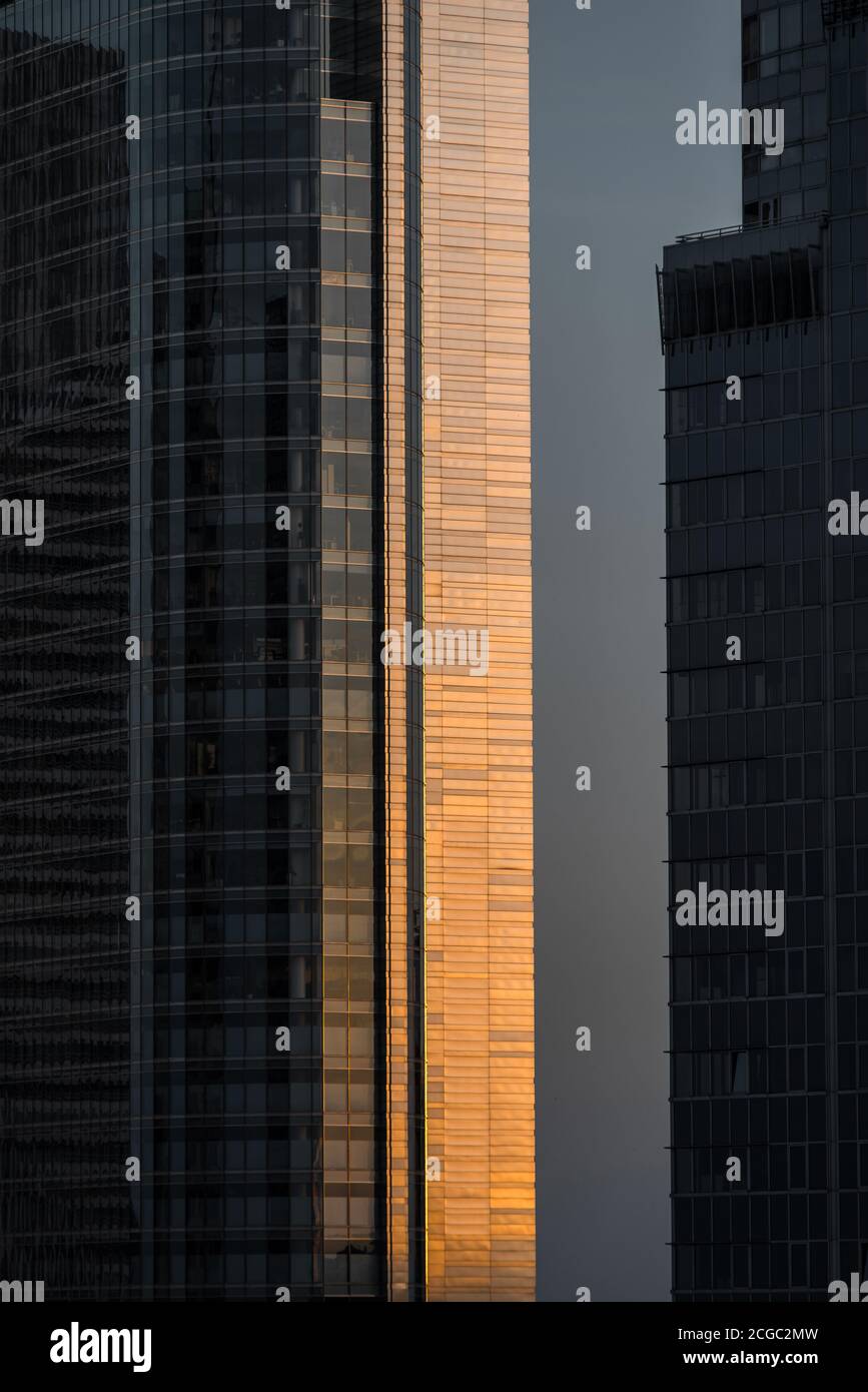 Rondo 1 building at sunset, Warsaw, Poland Stock Photo - Alamy