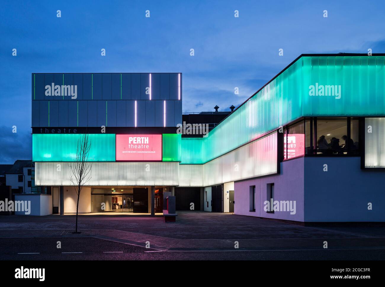 Cube architects hi-res stock photography and images - Alamy