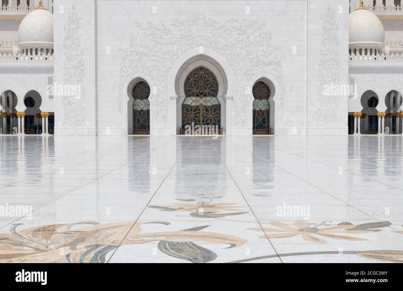 A day shot of the Sheikh Zayed Grand Mosque, Abu Dhabi inner courtyard ...