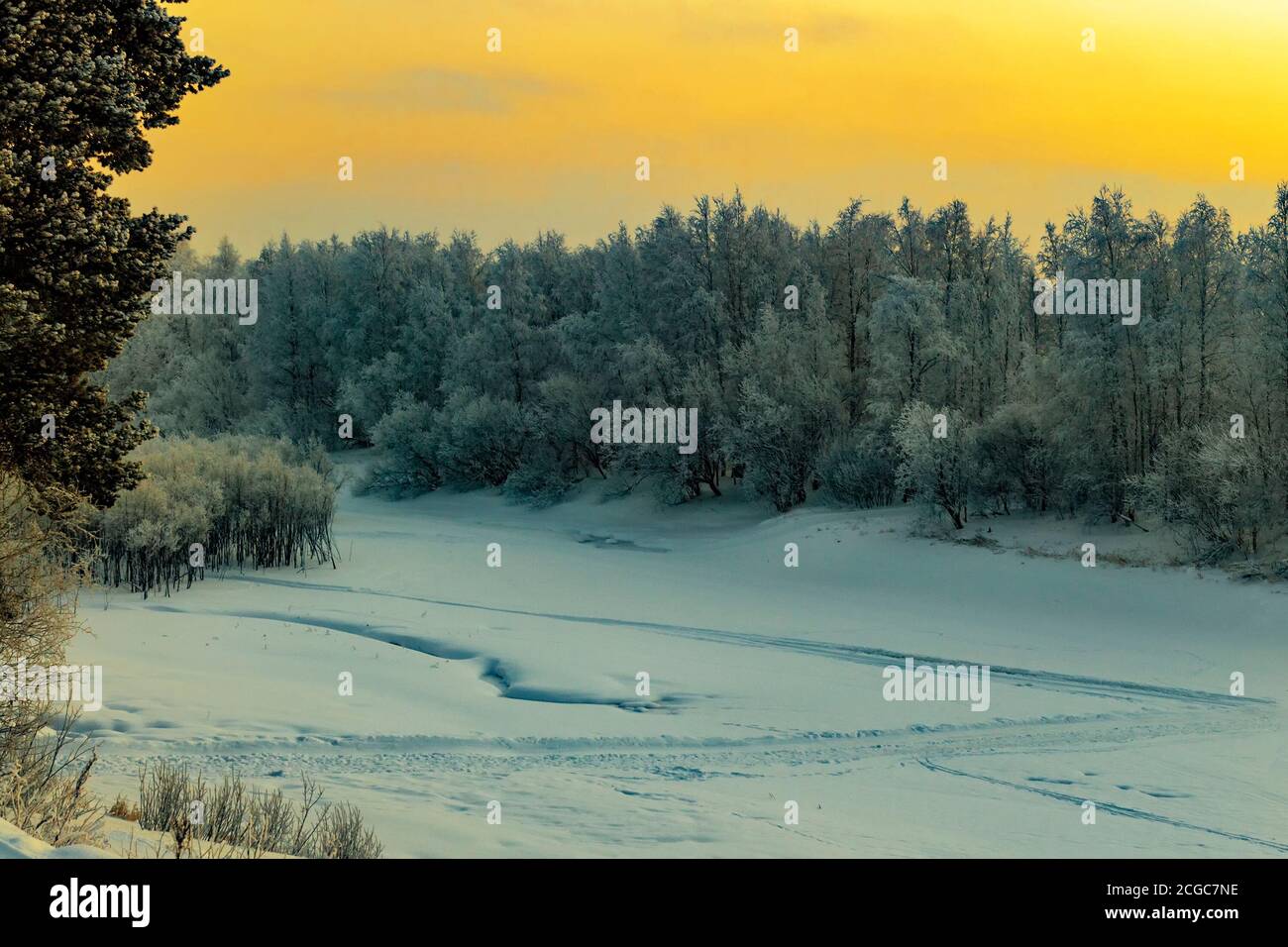 Sunset in winter in Siberia. Nature beautiful Stock Photo - Alamy