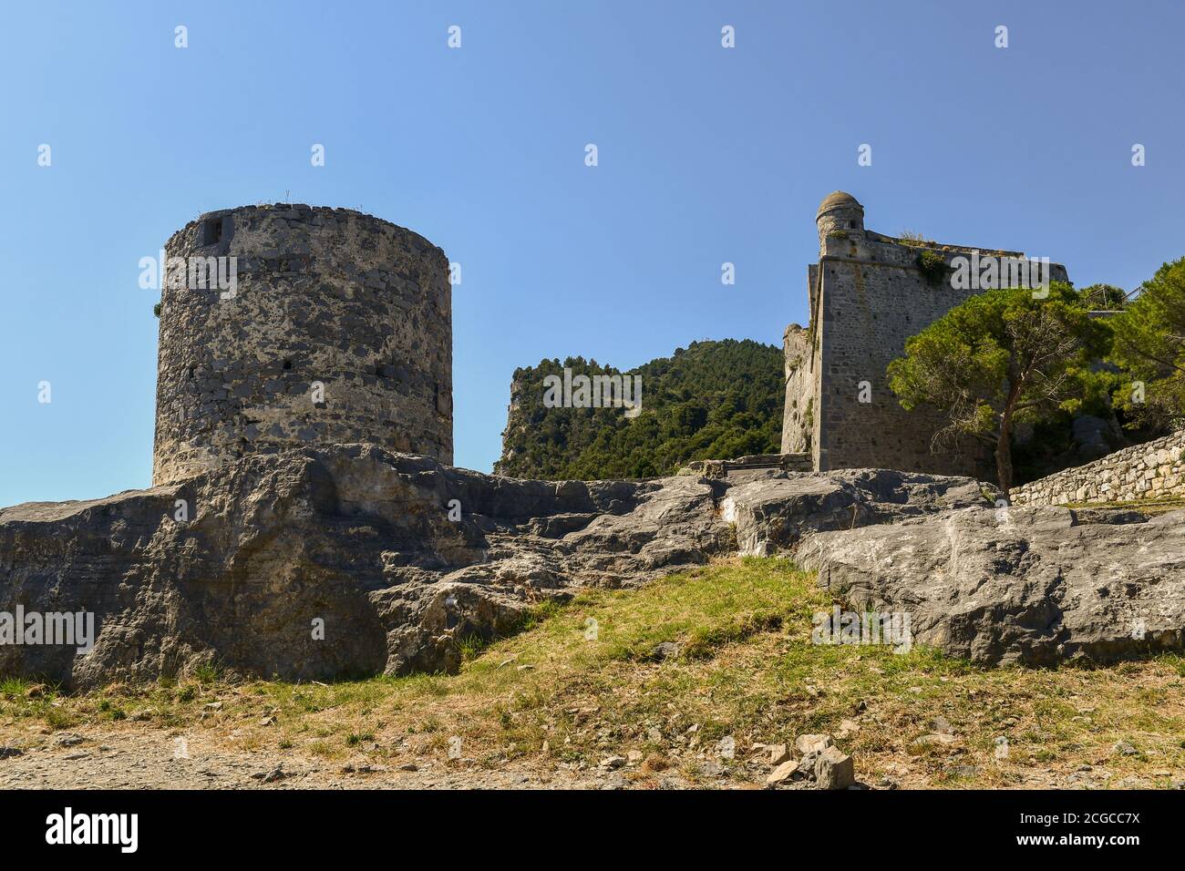 Cylindrical stone tower doria castle hi-res stock photography and ...