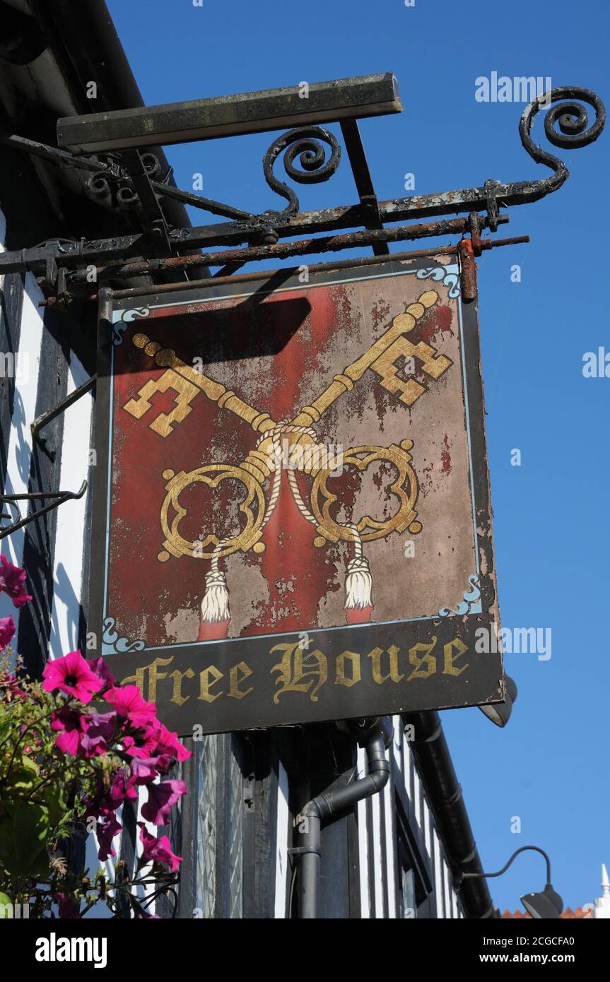 The cross keys sign hi-res stock photography and images - Alamy