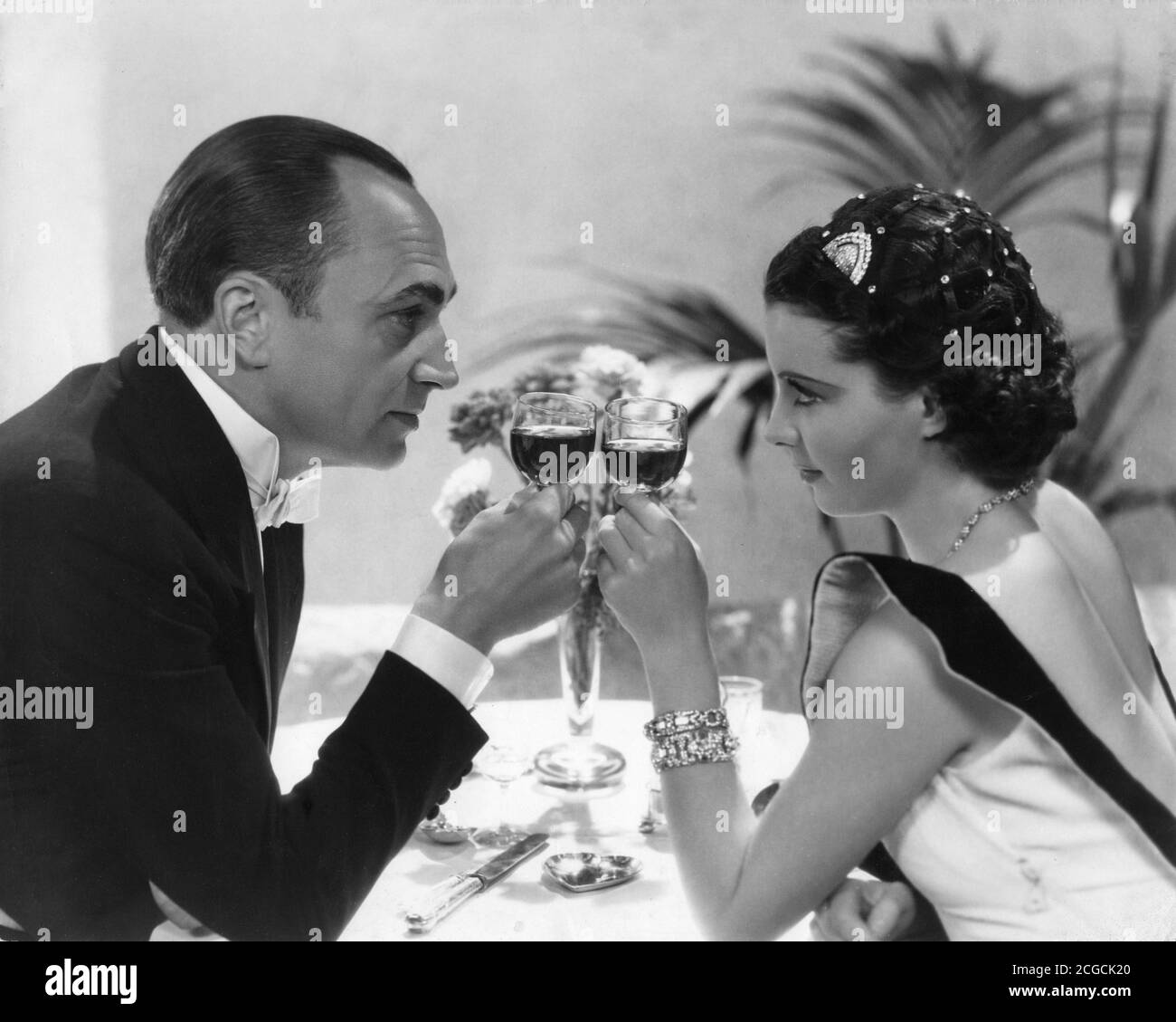 CONRAD VEIDT and VIVIEN LEIGH in DARK JOURNEY 1937 director VICTOR ...