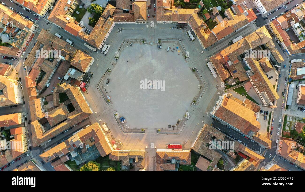 Palmanova town detail: Hexagonal plan at Piazza Grande and simmetry od ...