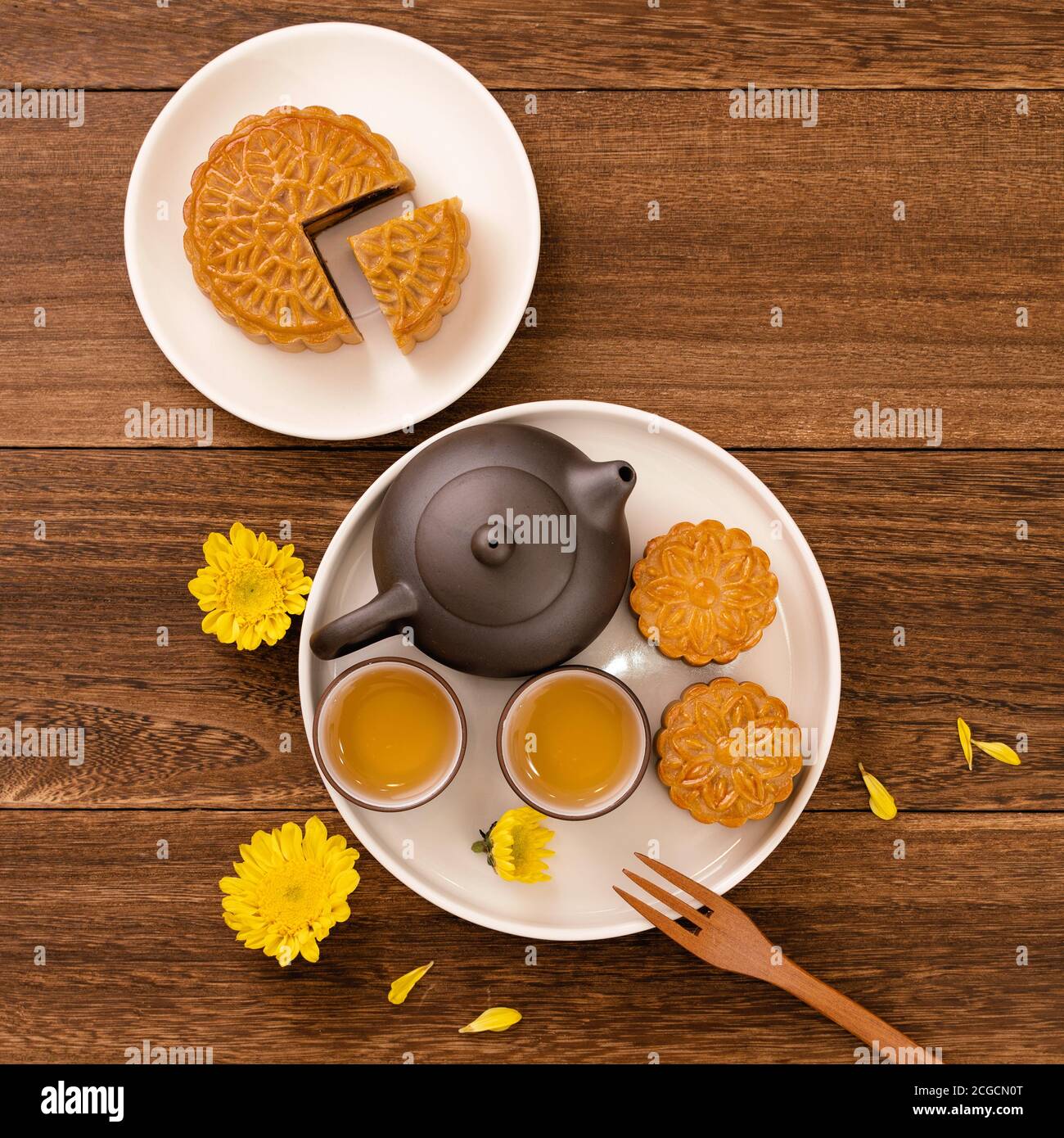 Moon cake for Mid-Autumn Festival, delicious beautiful fresh mooncake ...