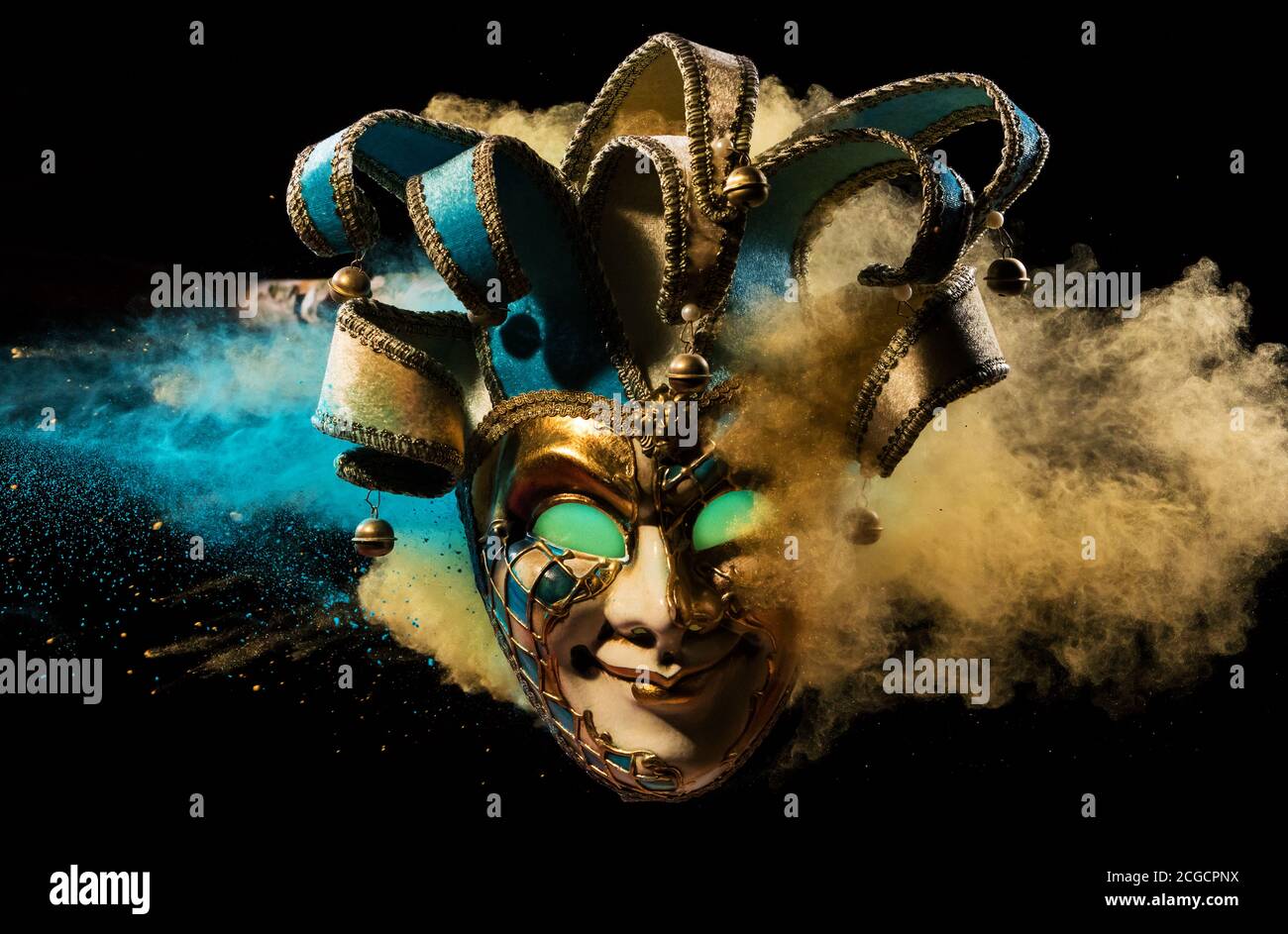 Color powder slow motion mix hi-res stock photography and images - Alamy