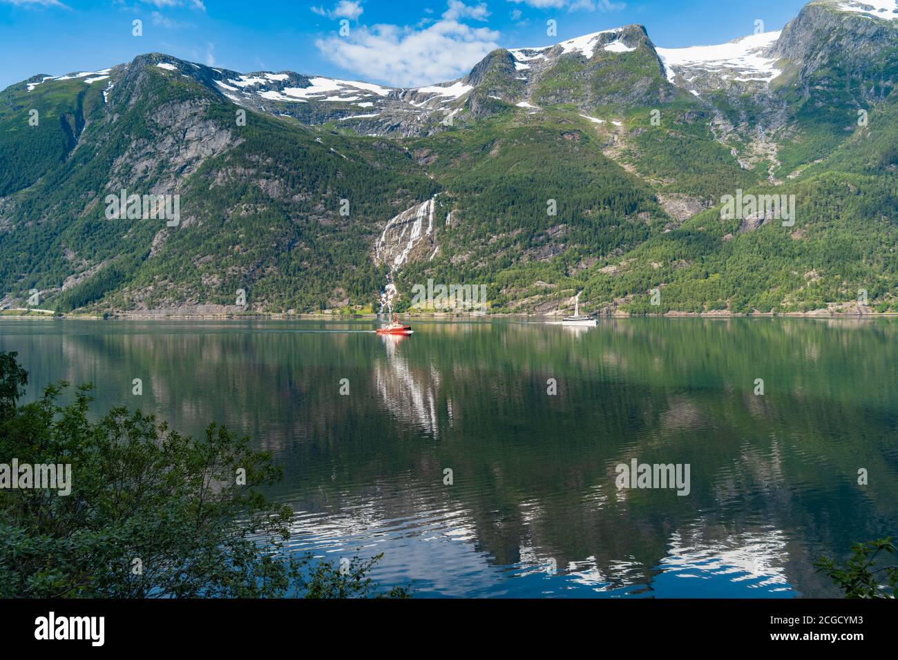 Breathtaking landscapes along the Hardanger fjord and its inner ...