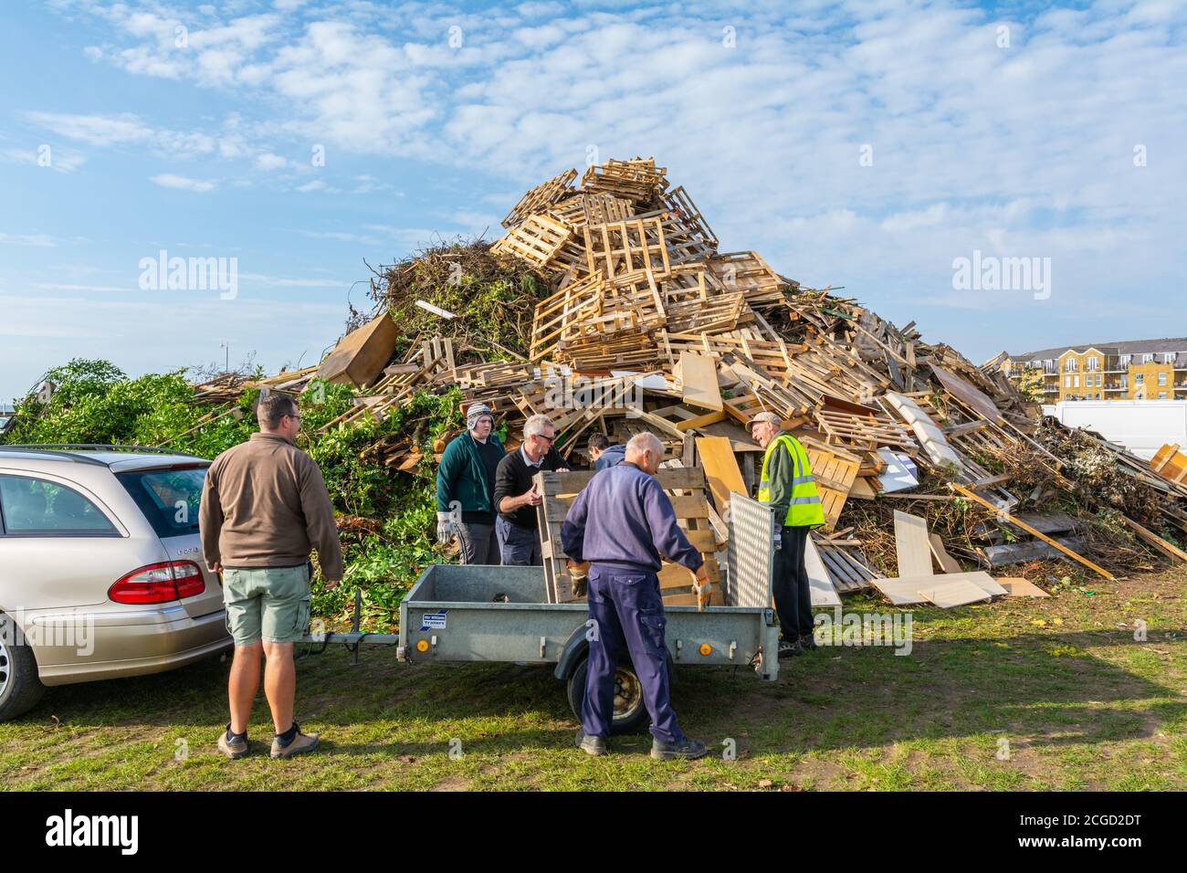 Building a large bonfire ready for Bonfire Night celebrations i(Guy ...