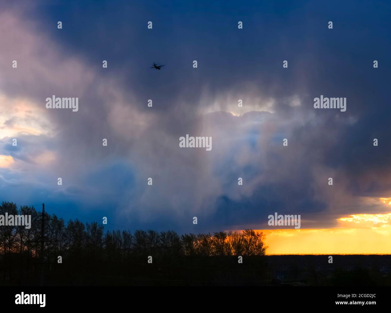 Thunderclouds wing jet plane hi-res stock photography and images - Alamy