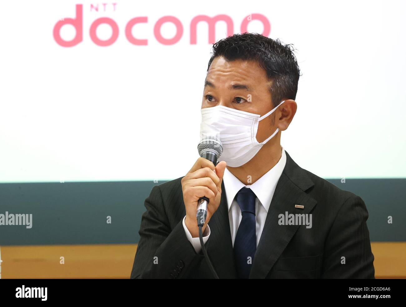 Electronic banks hi-res stock photography and images - Alamy