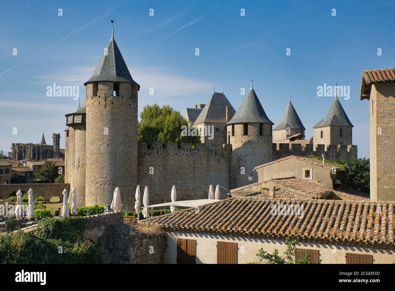 Impressive castle hi-res stock photography and images - Alamy