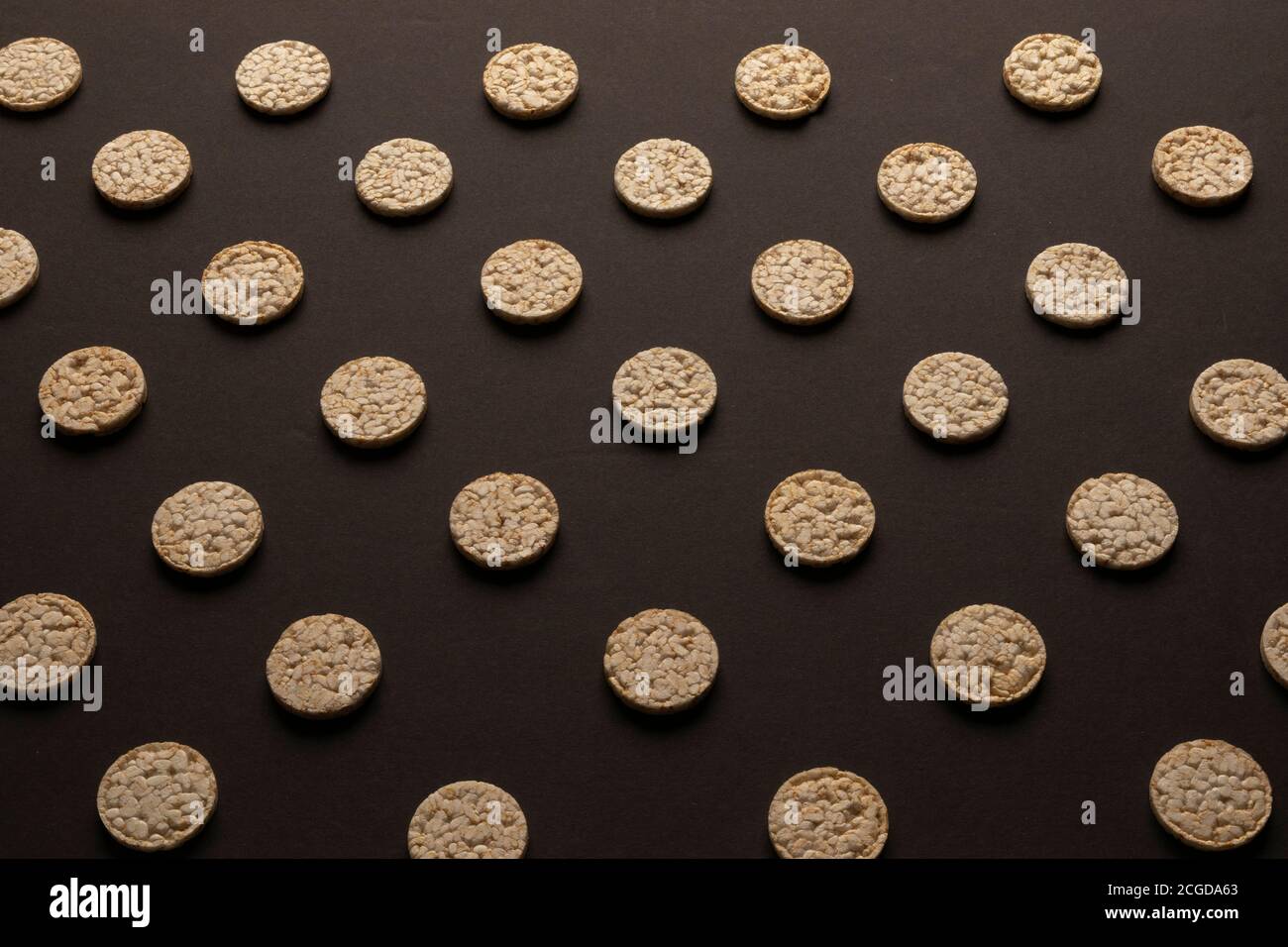Pattern distribution of rice crackers. Round rice crackers, spread out ...