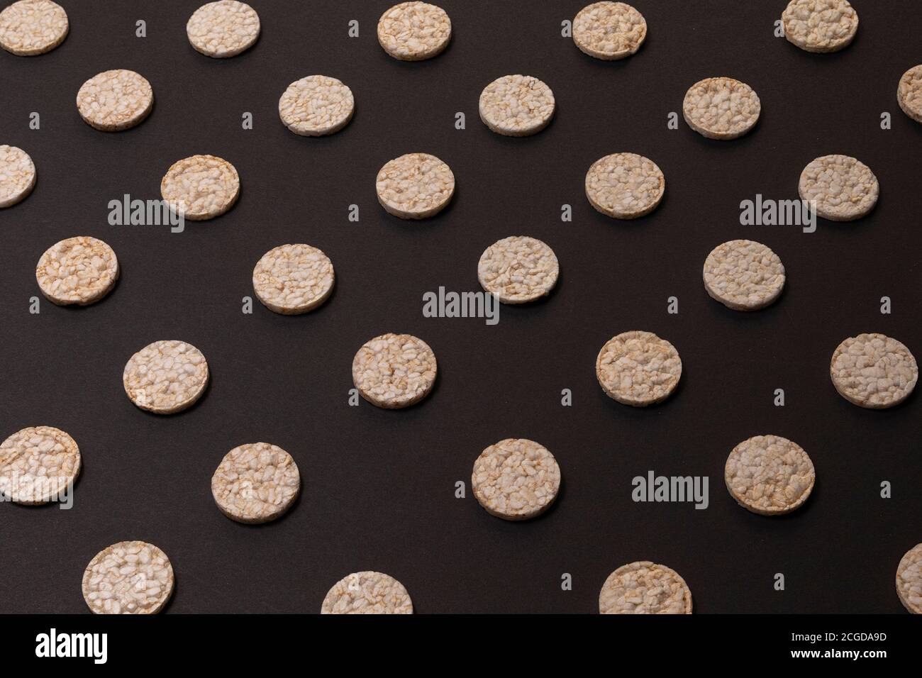 Pattern distribution of rice crackers. Round rice crackers, spread out ...