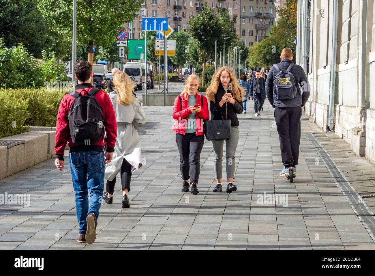 People on the streets of Moscow, Russia Stock Photo - Alamy