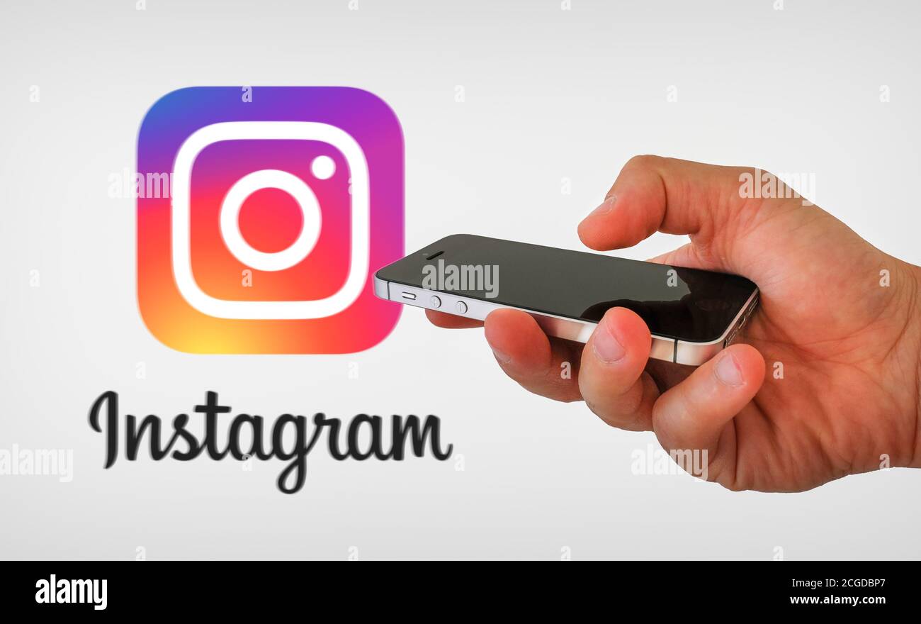 Instagram logo hi-res stock photography and images - Alamy