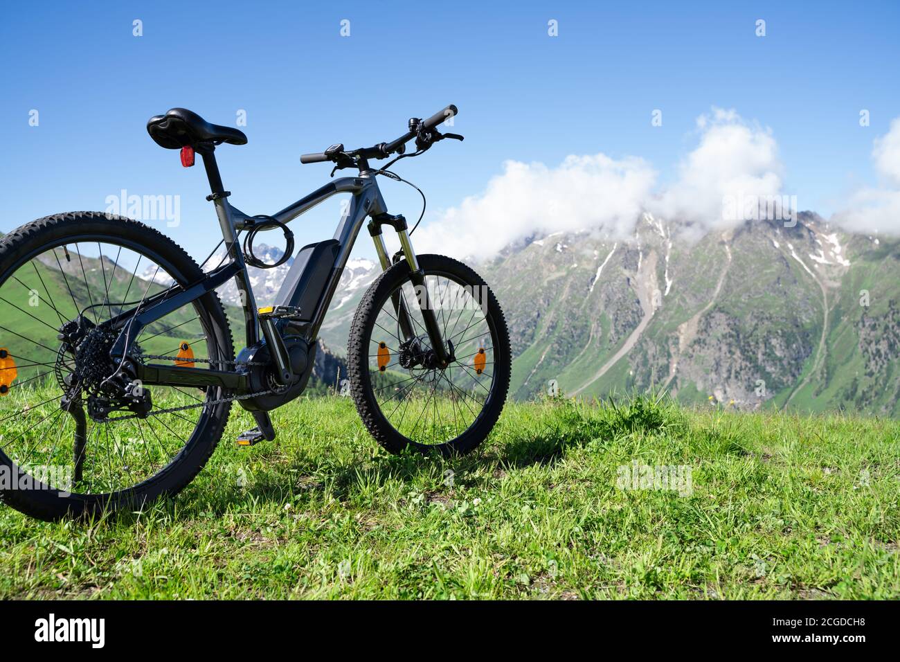 Mountain ebike hi-res stock photography and images - Alamy