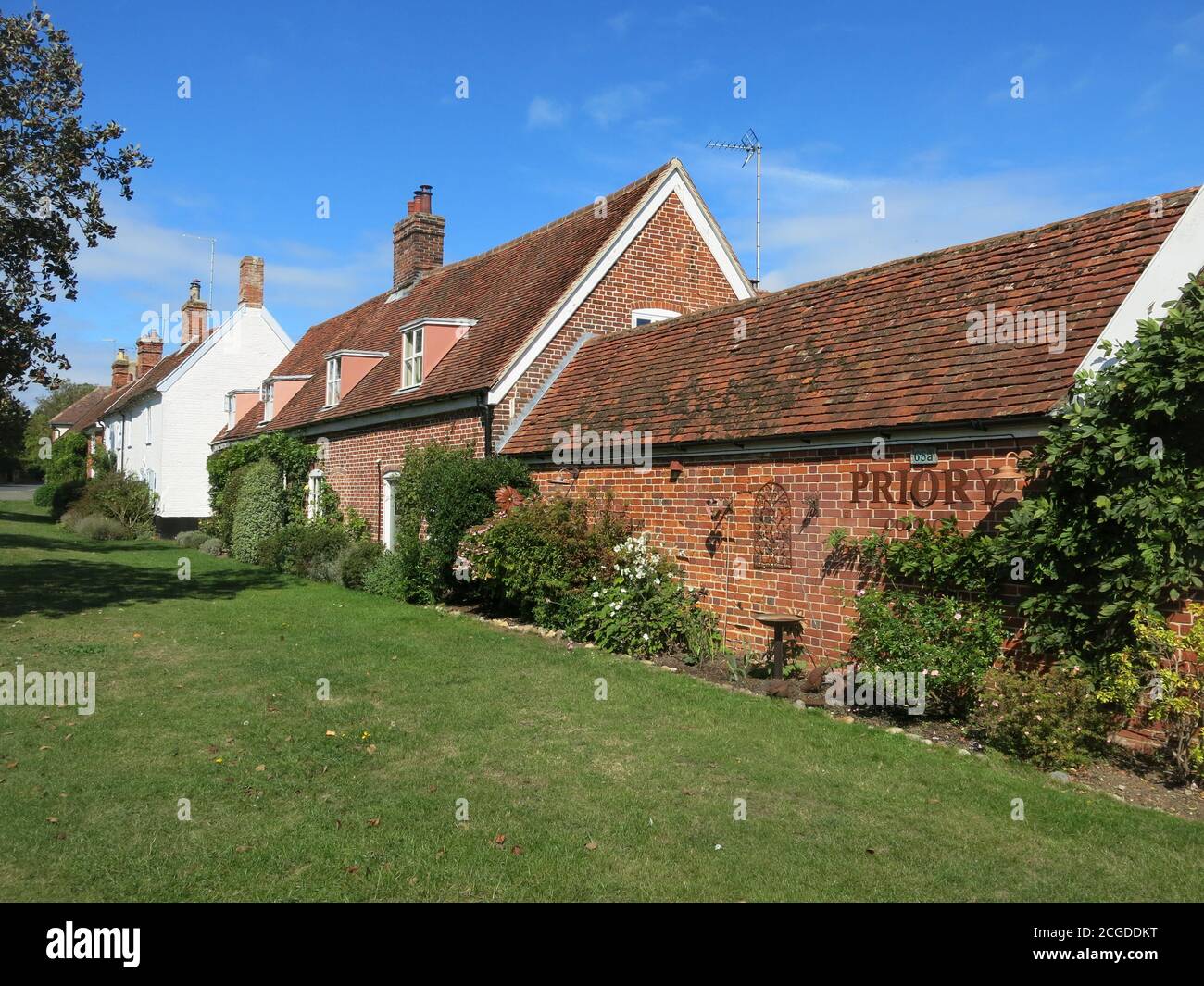 Picture Postcard Cottages High Resolution Stock Photography and Images ...