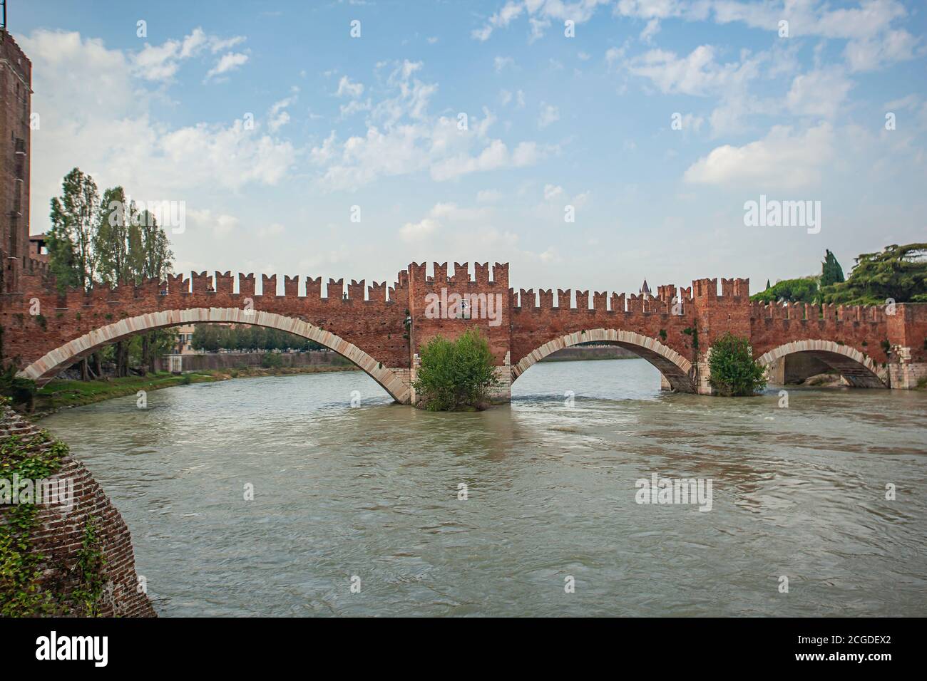 Castelvecchio bridge in Verona 3 Stock Photo - Alamy