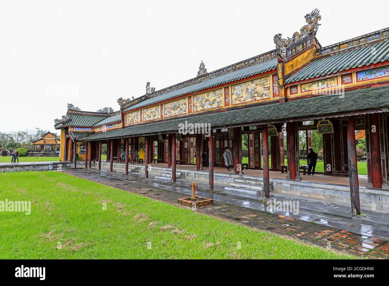 Long corridor hi-res stock photography and images - Alamy