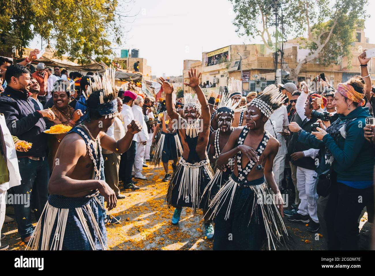 Jaisalmer desert festival dance hi-res stock photography and images - Alamy