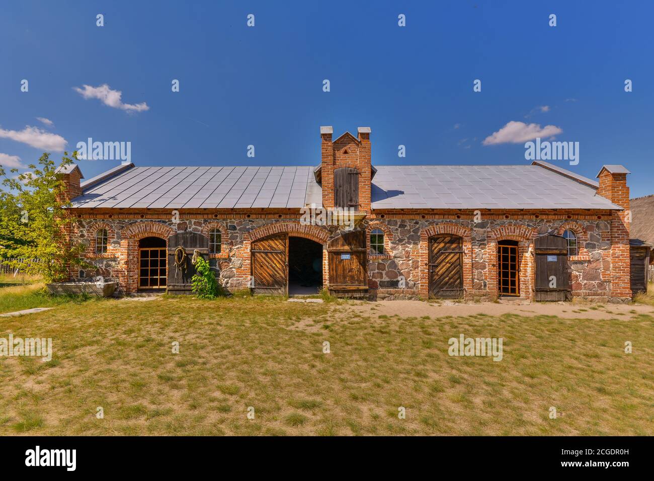 Old rural buildings hi-res stock photography and images - Alamy