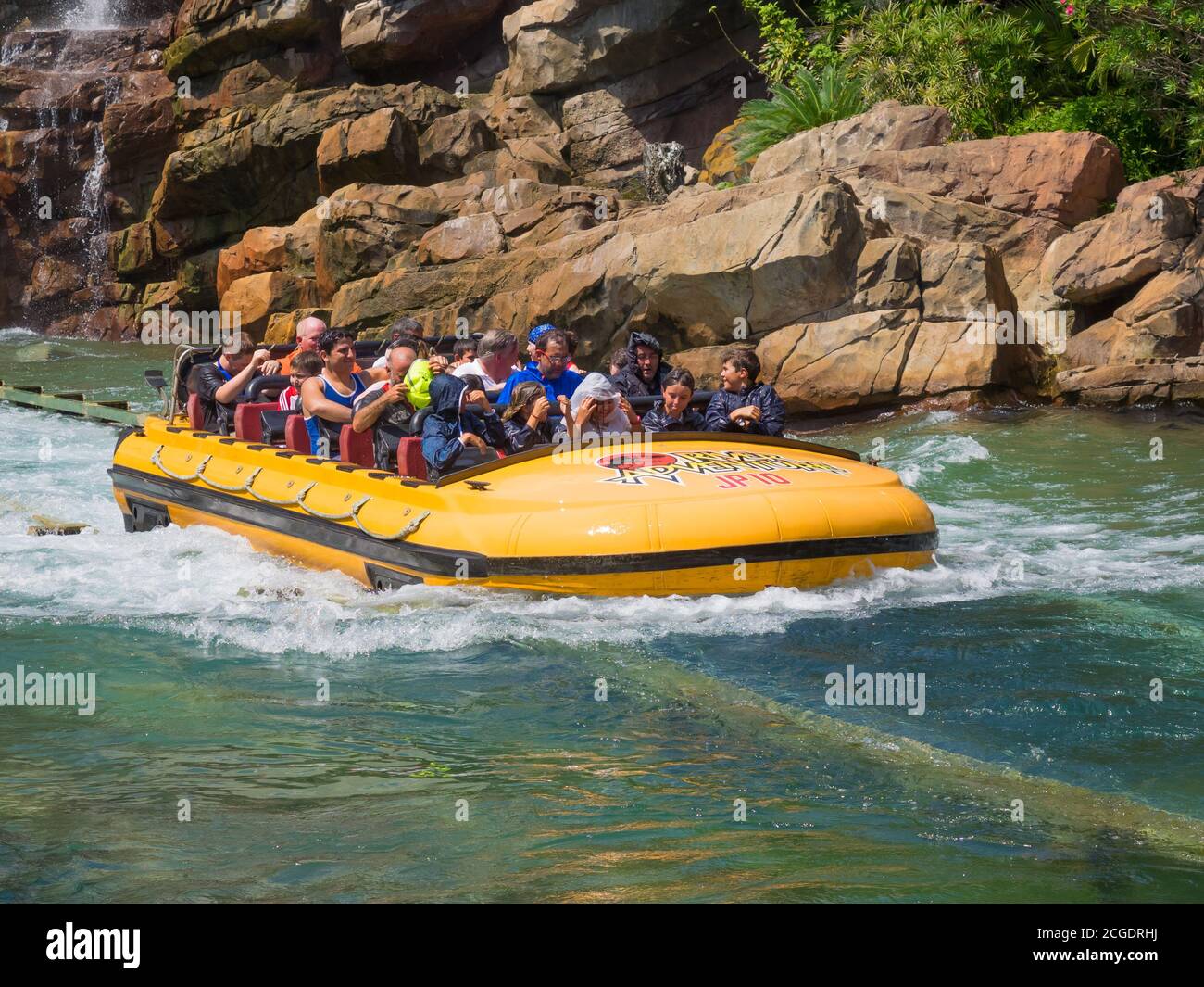 Water splash log flume ride hi-res stock photography and images - Alamy