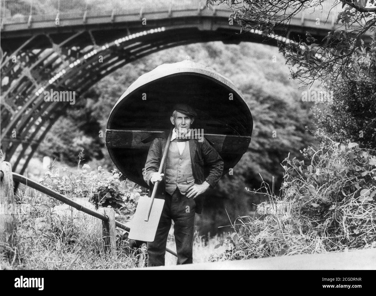 Ironbridge coracle maker Eustace Rogers in 1979 Picture by DAVID ...