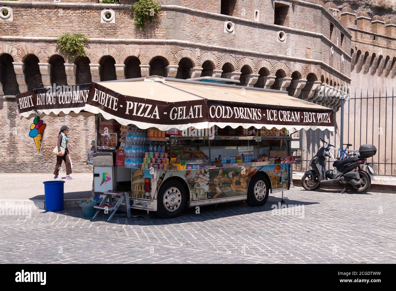 White castle food truck hi-res stock photography and images - Alamy
