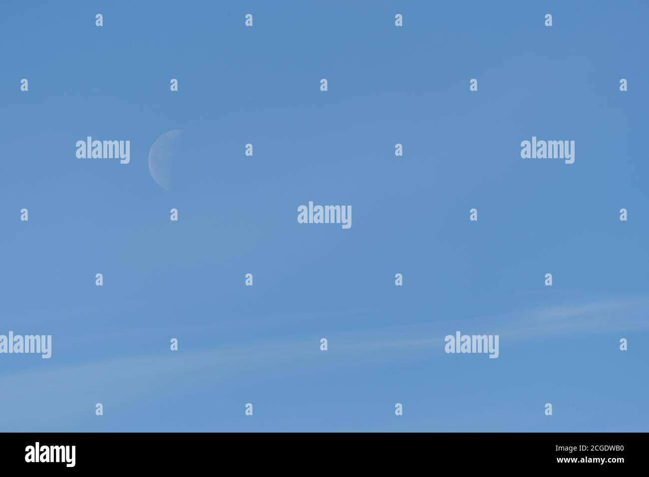 Faint clouds hi-res stock photography and images - Alamy