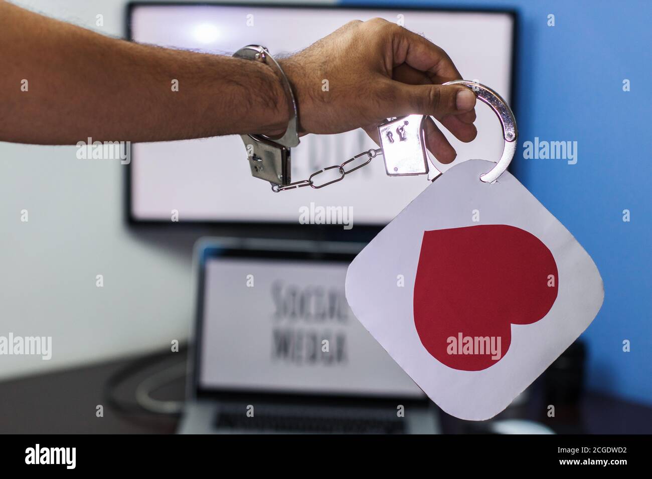 Social media addiction art hi-res stock photography and images - Alamy