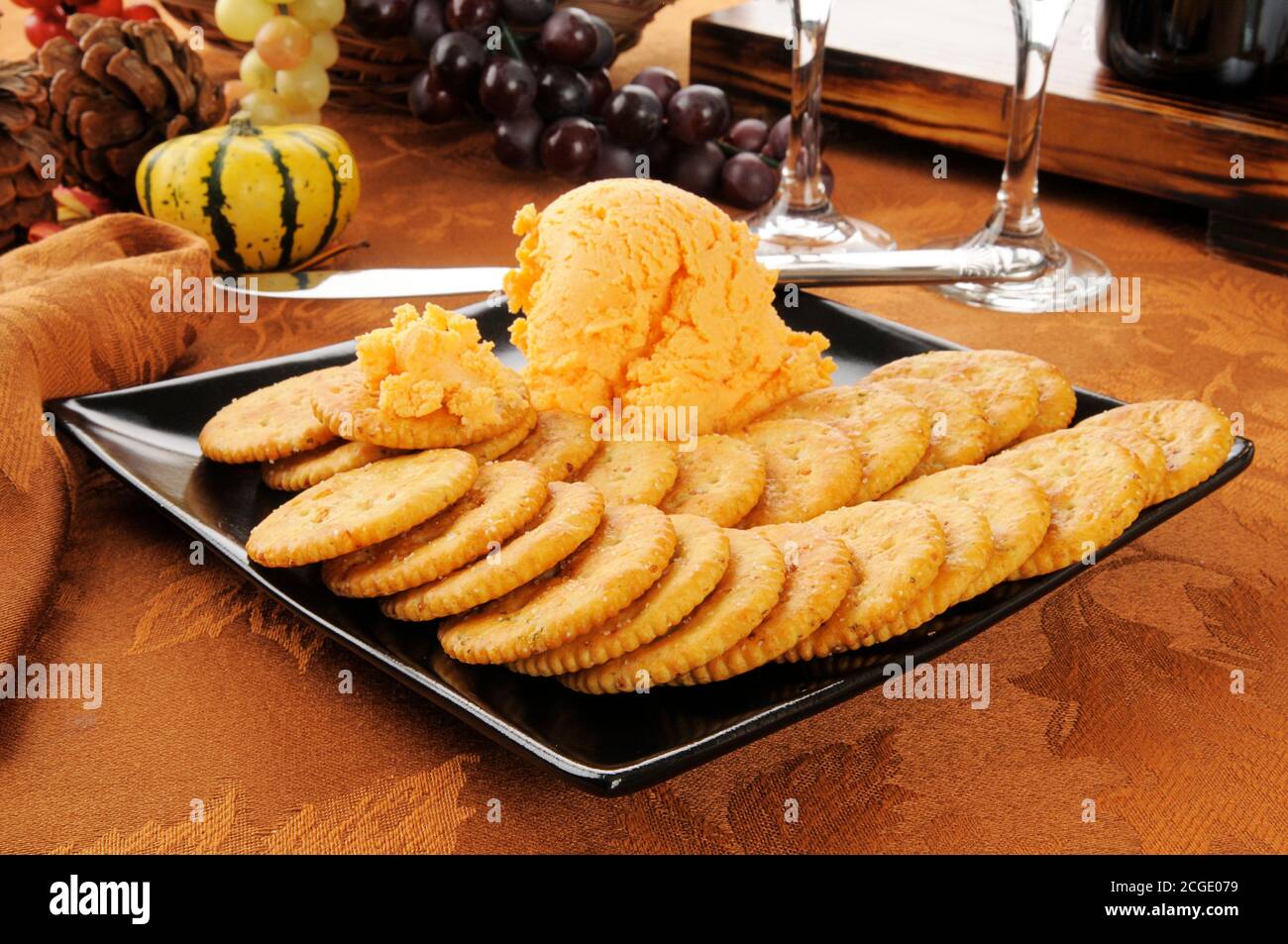 Cheese ball and crackers hi-res stock photography and images - Alamy