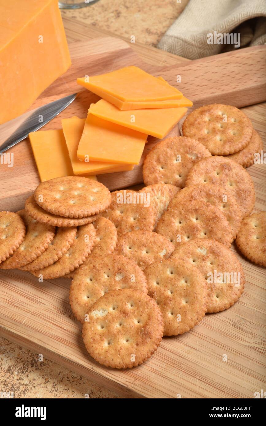 Crackers with cheese overhead hi-res stock photography and images - Alamy