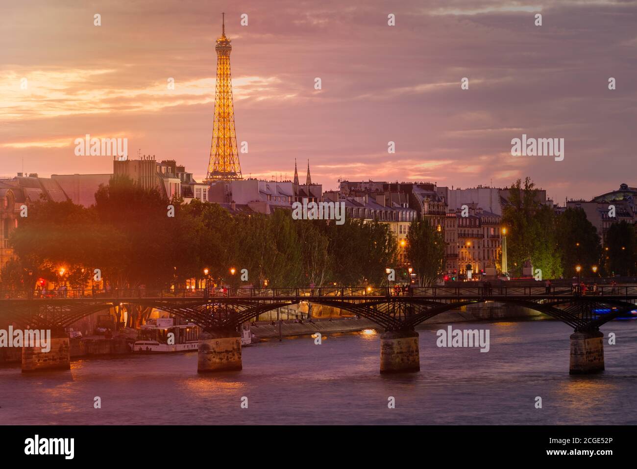 Eiffel tower sunset bridges hi-res stock photography and images - Alamy