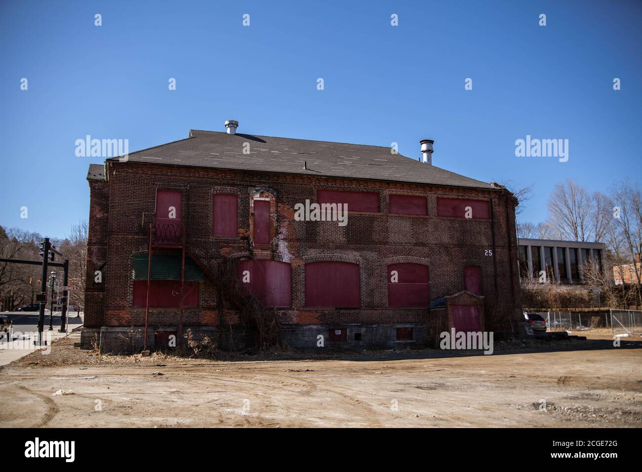 Empty lot hi-res stock photography and images - Alamy