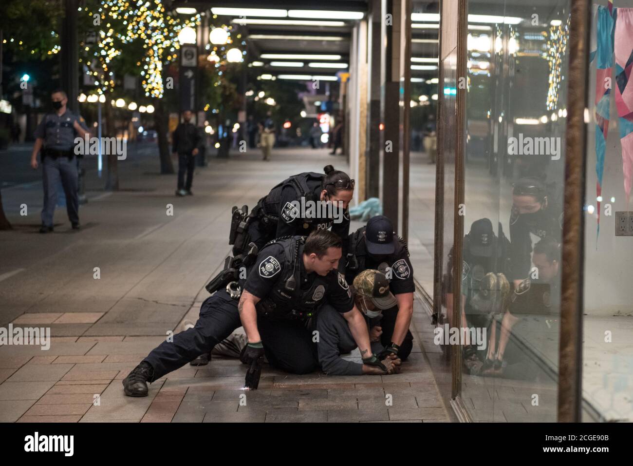 Seattle, USA. 8th Sep, 2020. Early in the evening the Seattle Police ...