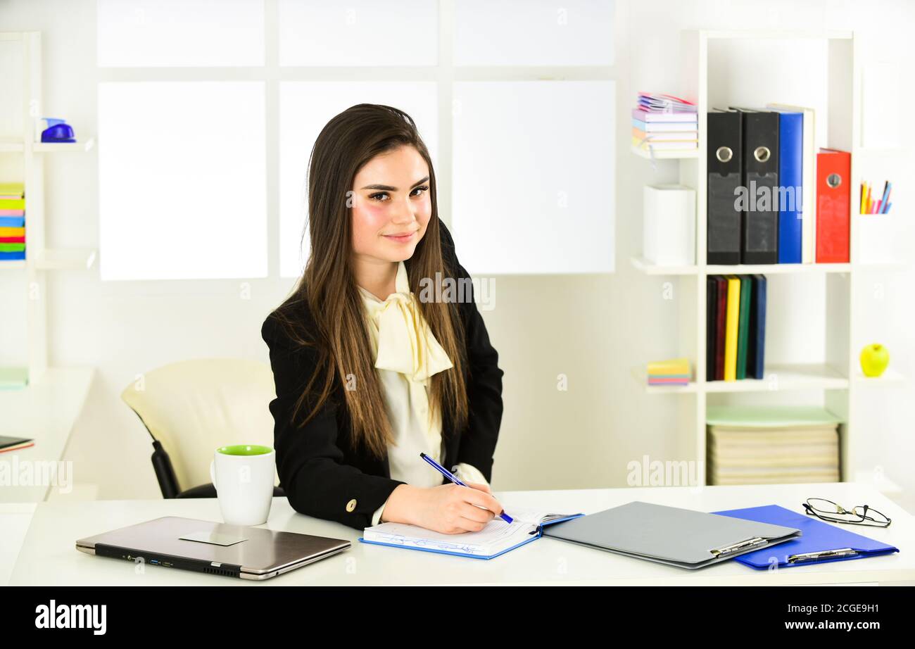 Notaries and notary signing agents manage and witness signatures on ...