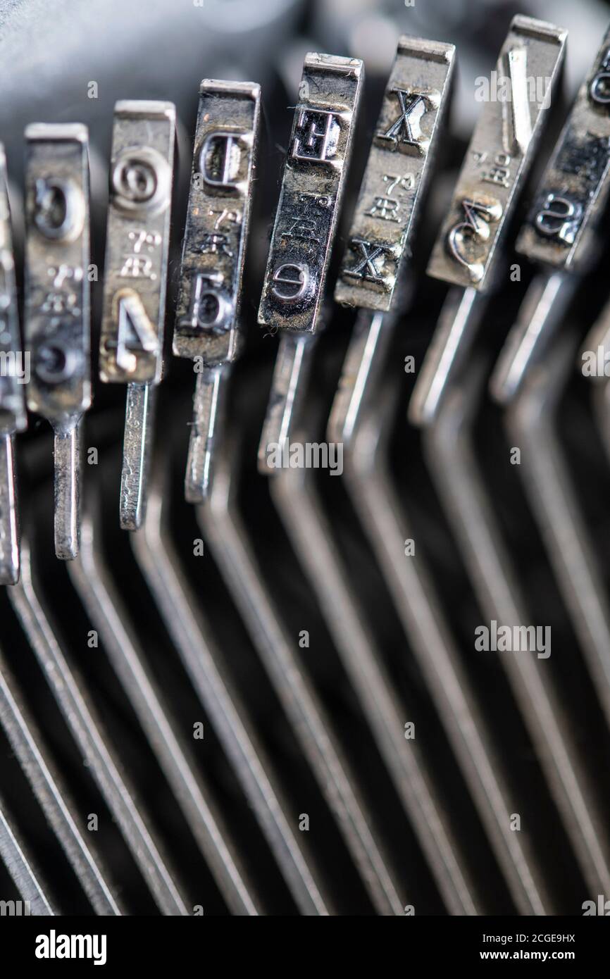 Detail of the metal type bars on an old manual typewriter Stock Photo ...