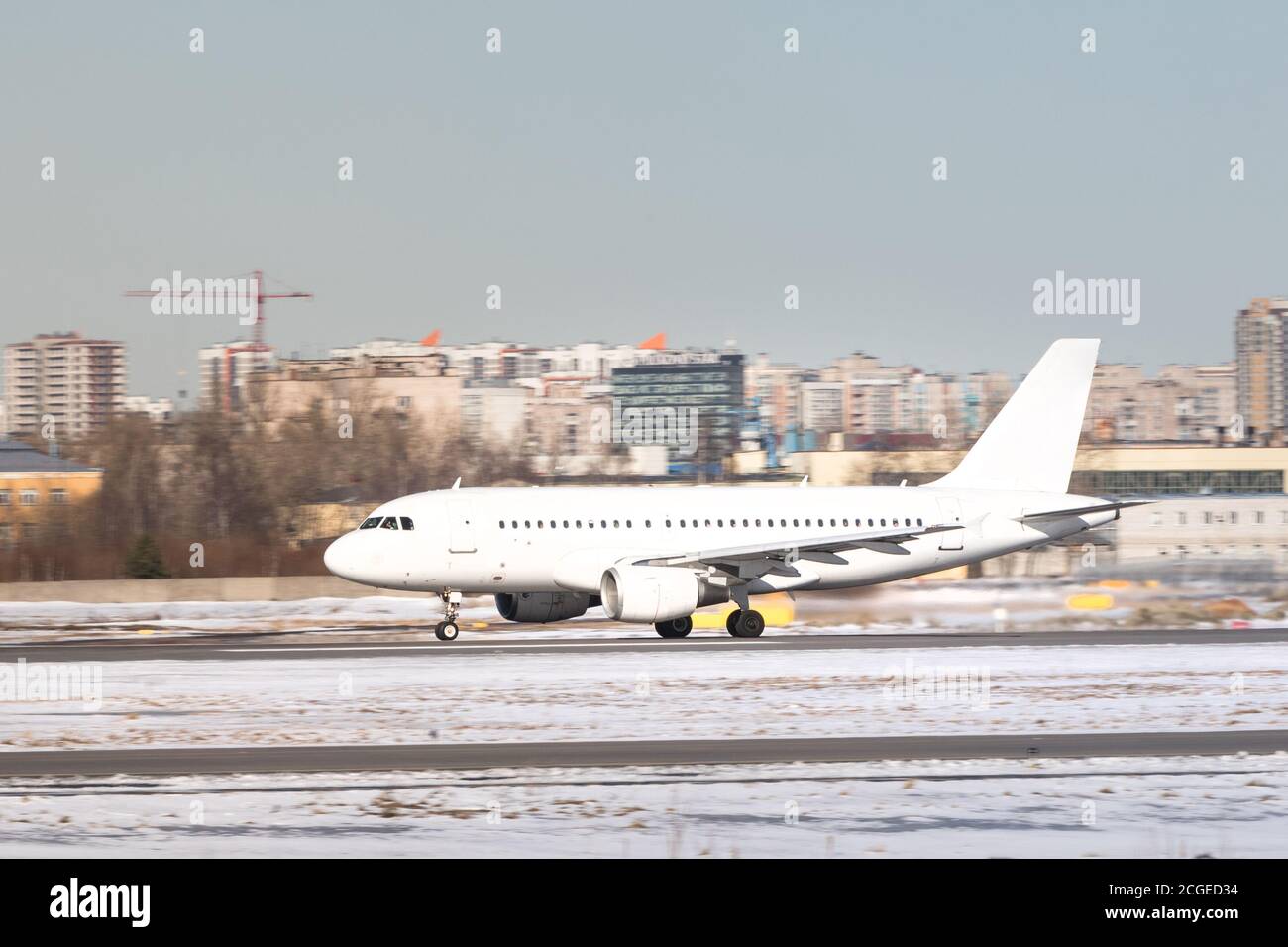 Airplane taxing for take off hi-res stock photography and images - Alamy