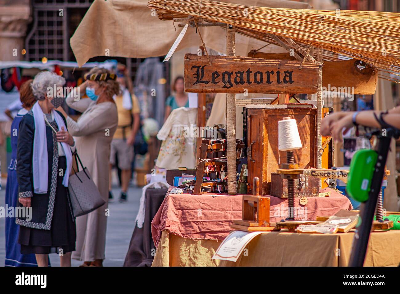 Detail of a medieval street market in Verona in Italy 2 Stock Photo - Alamy