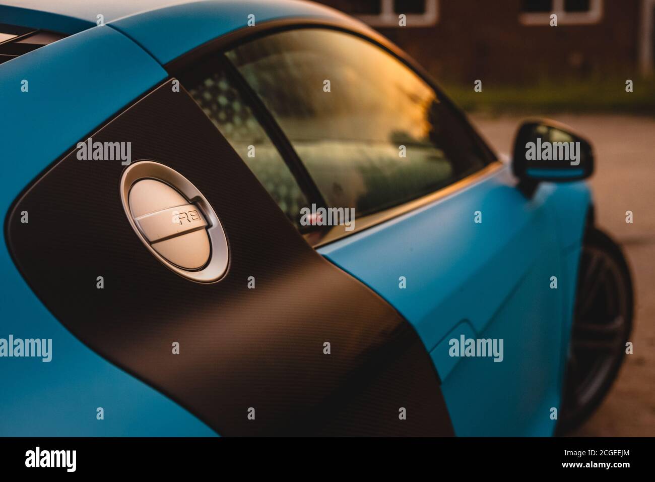 Audi r8 v8 fsi hi-res stock photography and images - Alamy