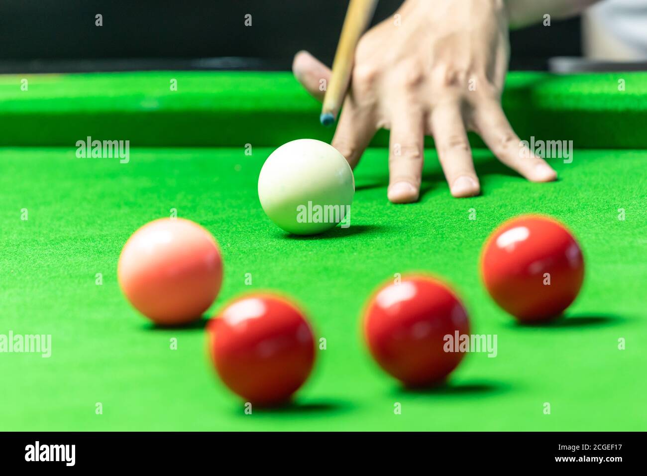 Snooker player hi-res stock photography and images - Alamy