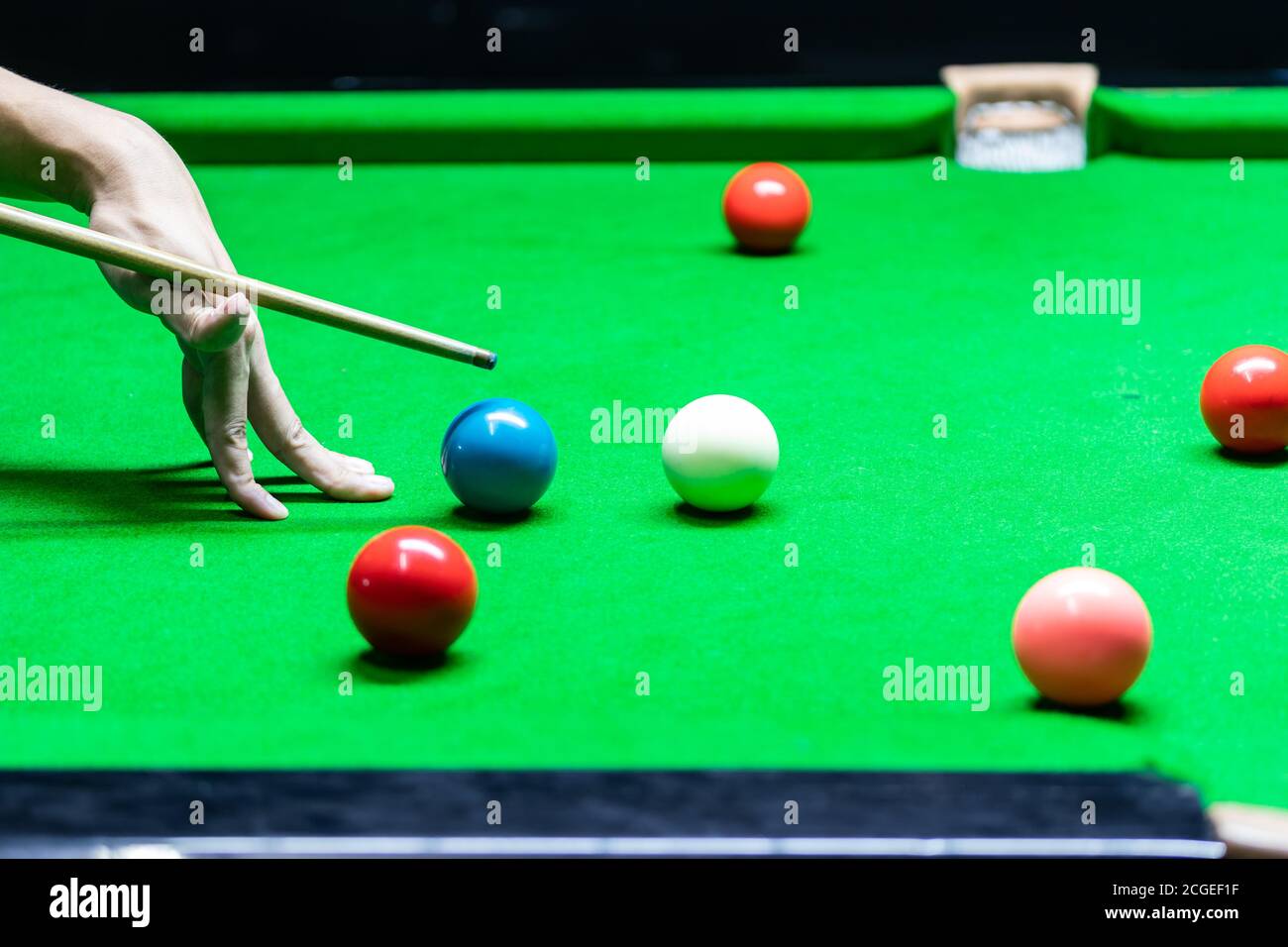 Snooker player hi-res stock photography and images - Alamy
